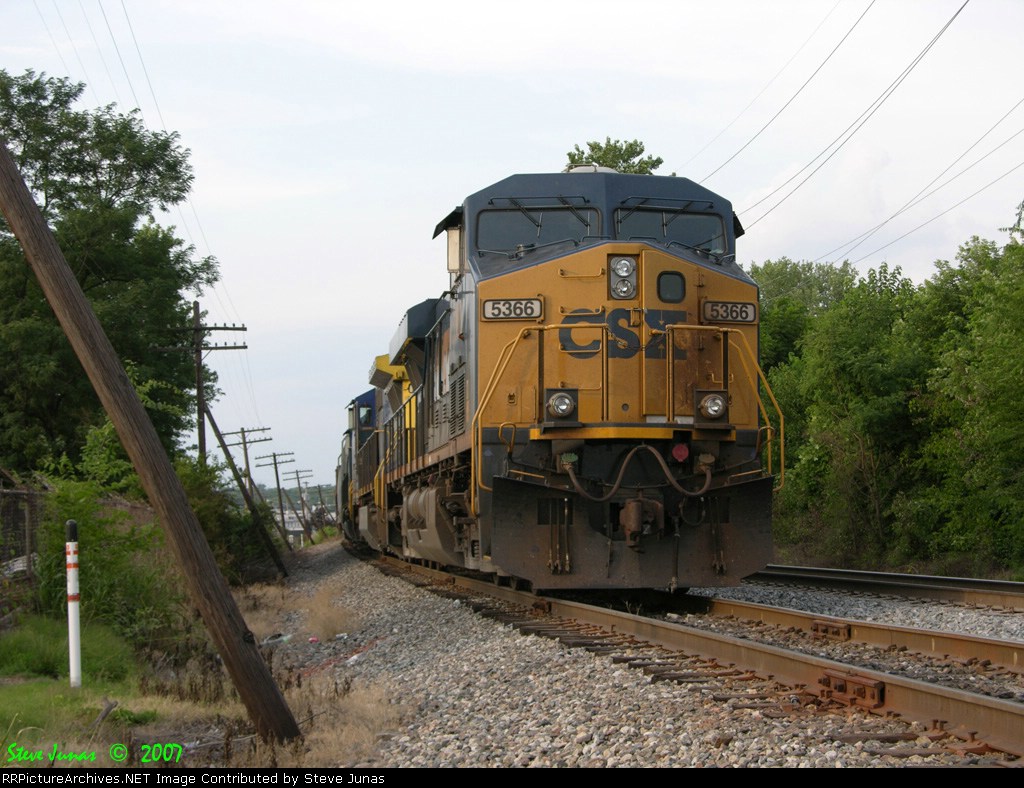 CSX 5366 Q525